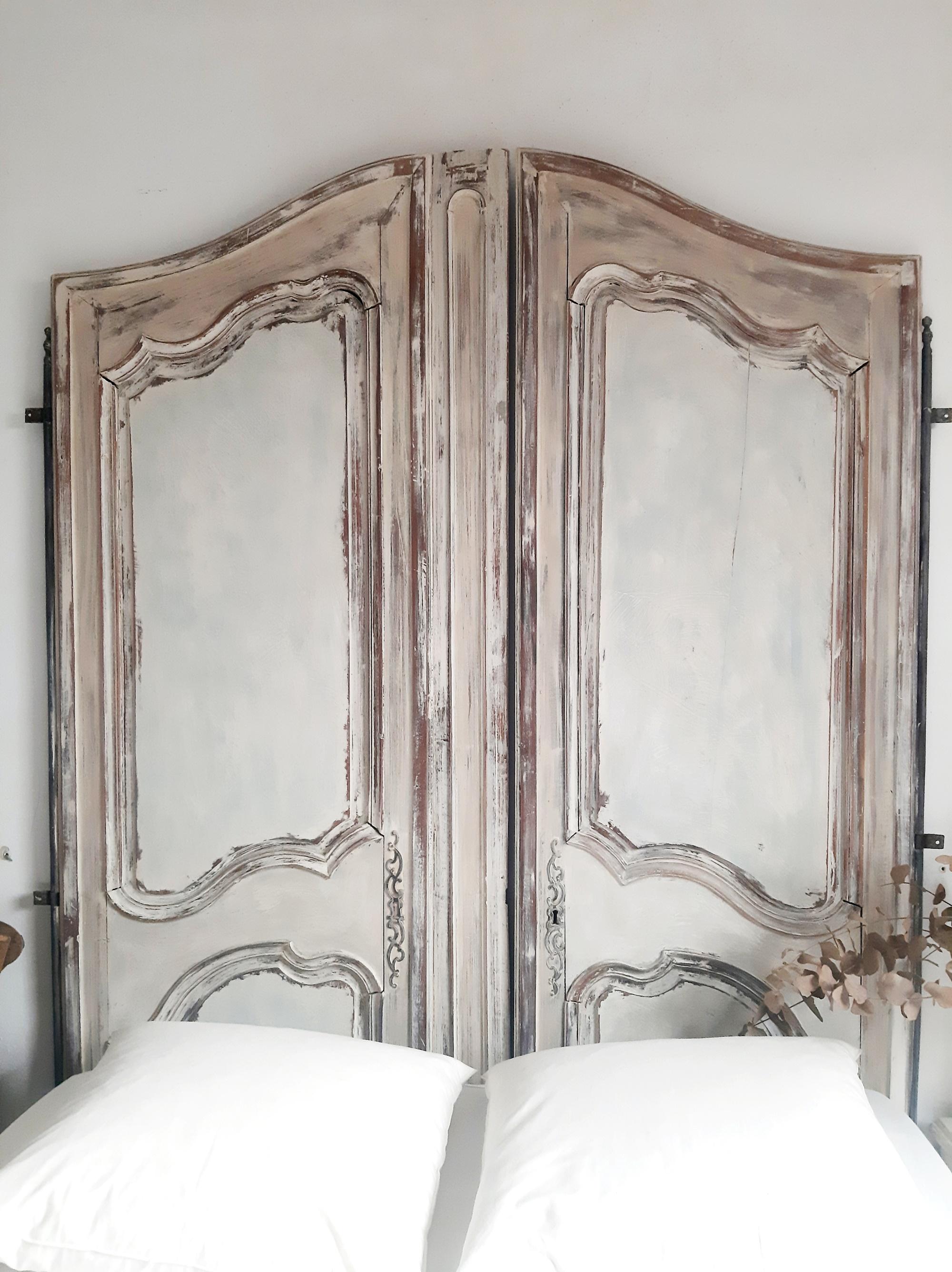 Cabecero con antiguas puertas francesas | Bohemian and chic